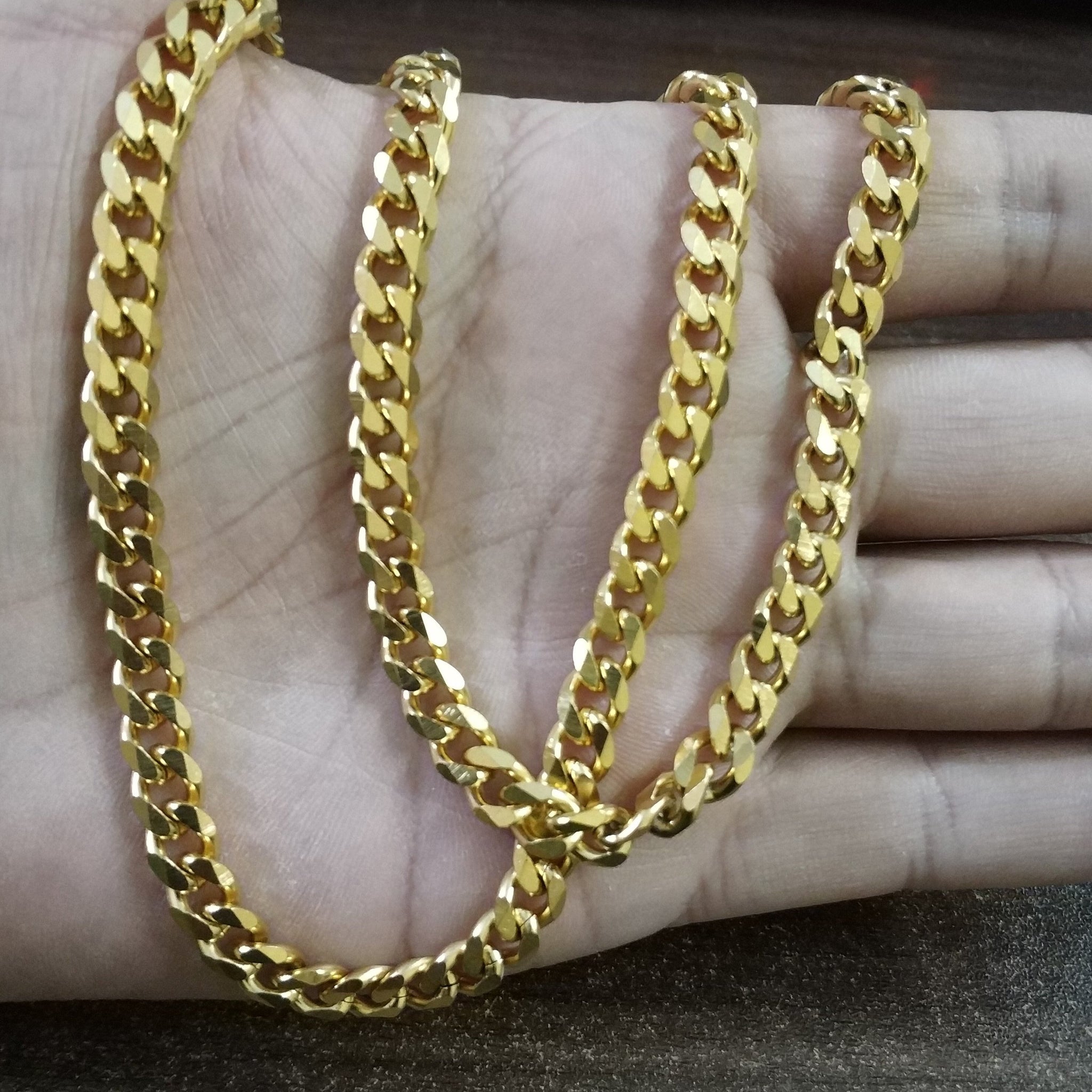 7mm Golden Cuban Neck Chain For Men Online In Pakistan – The Dapper Shop